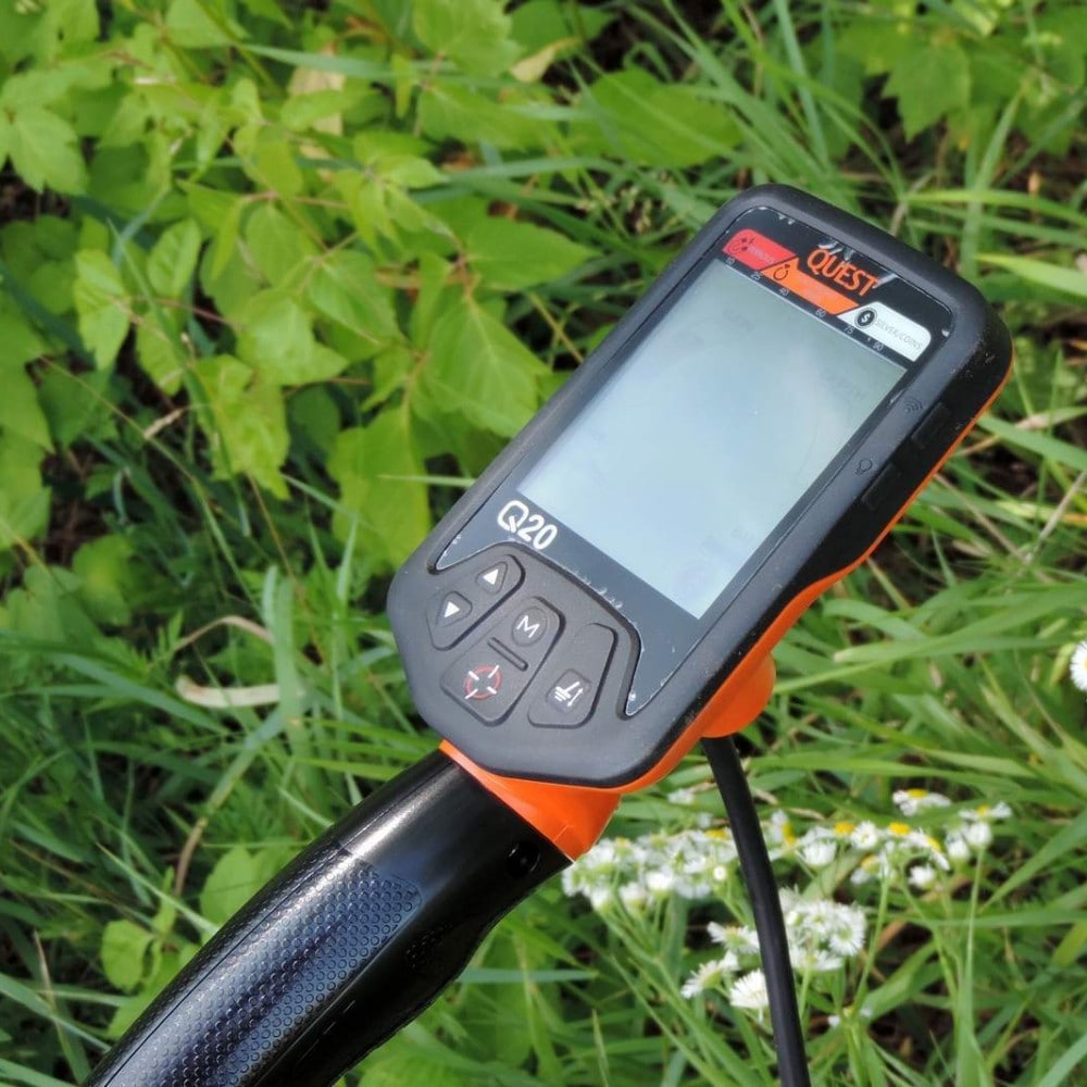 QUEST Q20 Metal Detector – detectors1